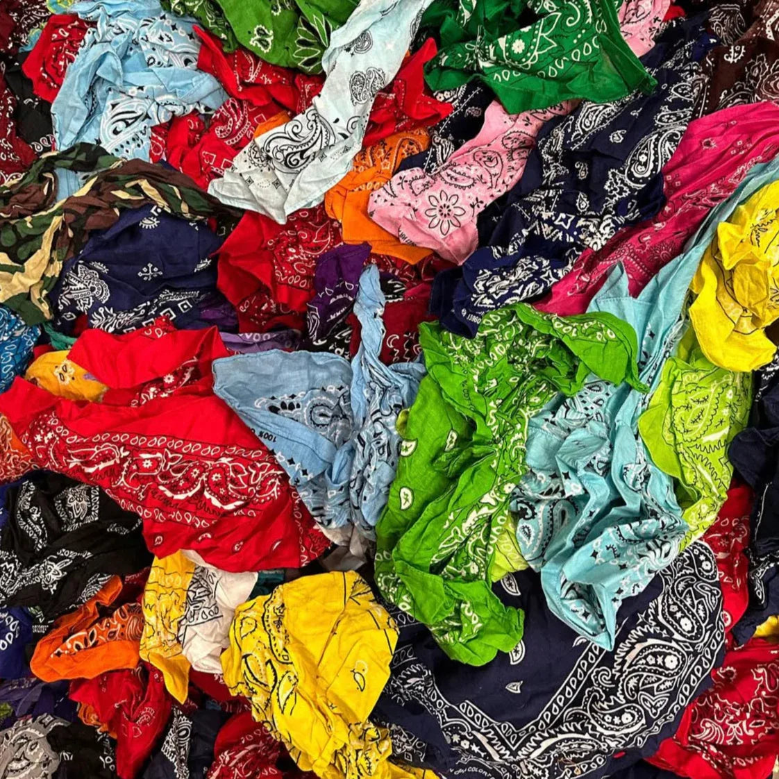 40 x MIXED BANDANAS GRADE A